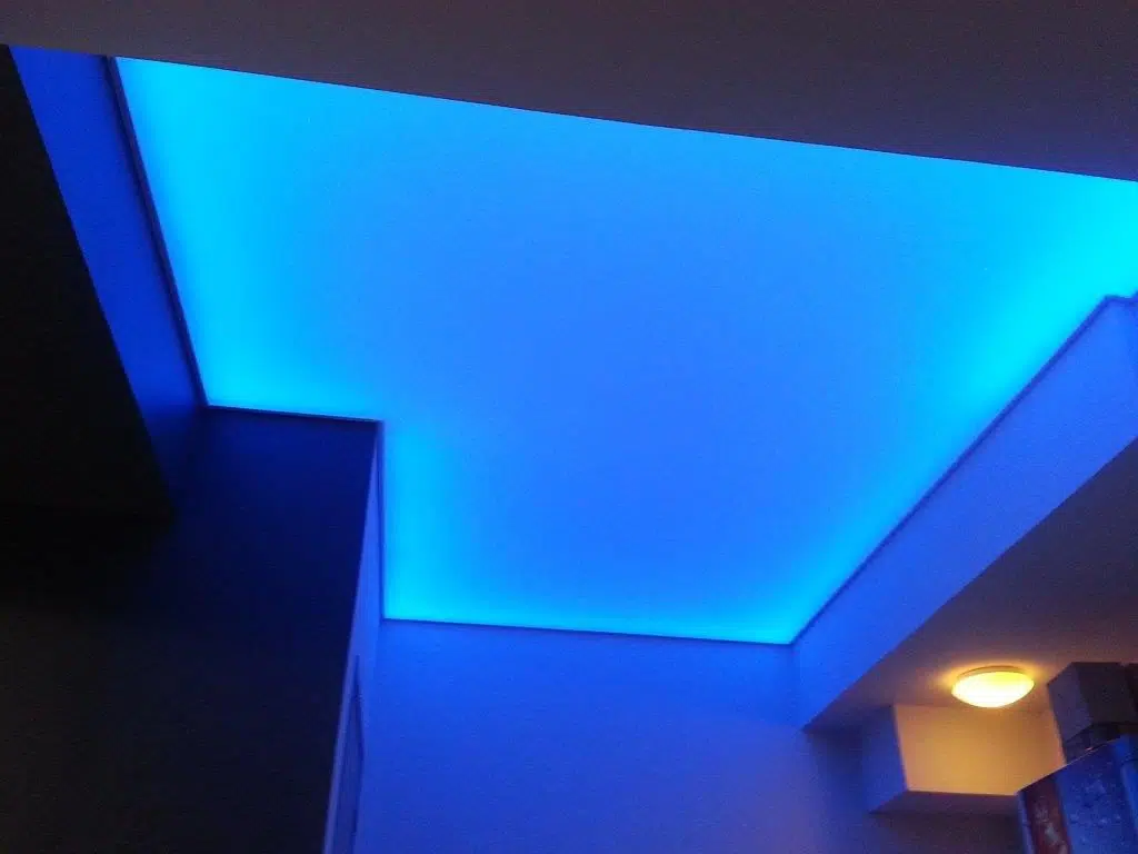 5 astuces pour décorer votre intérieur avec des rubans LED - Bricotronique